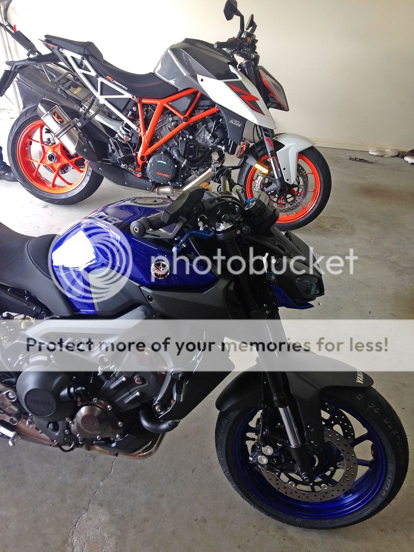 MT 09 and KTM Superduke R 1290 | Yamaha FZ-09 Forum